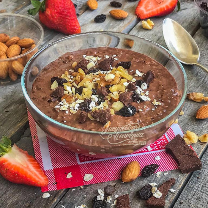 AVENA CON CHOCOLATE y FRUTAS – Jaqueline Henriquez